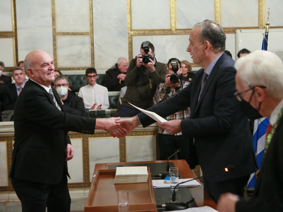 ΒΡΑΒΕΥΣΗ ΤΩΝ SOS ΙΑΤΡΩΝ ΑΠΟ ΤΗΝ ΑΚΑΔΗΜΙΑ ΑΘΗΝΩΝ - SOS ΙΑΤΡΟΙ